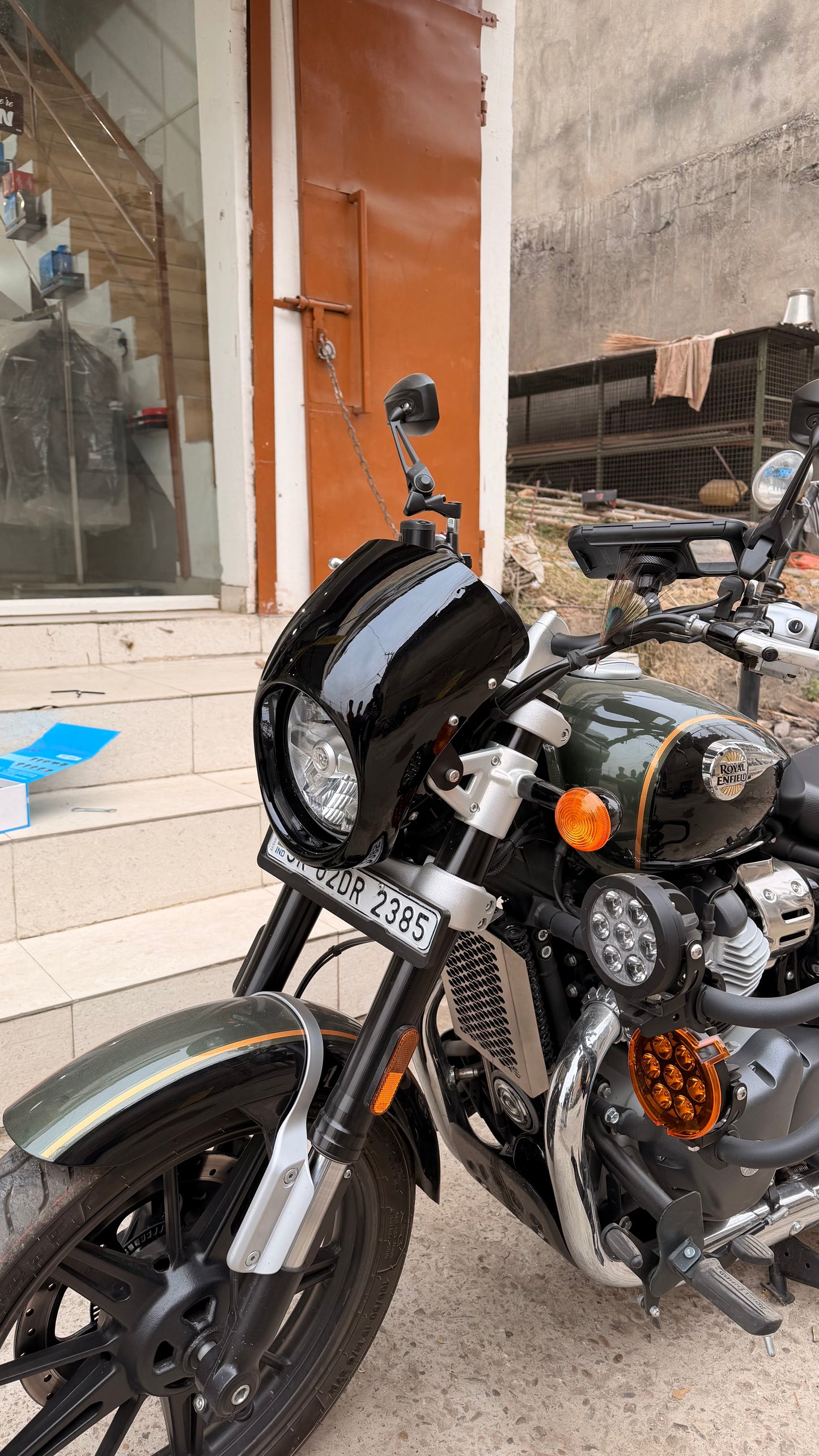 Harley-Style Short Windshield for Royal Enfield Super Meteor 650 & Met ...